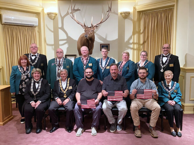 Elks welcome new members | News, Sports, Jobs - The Express